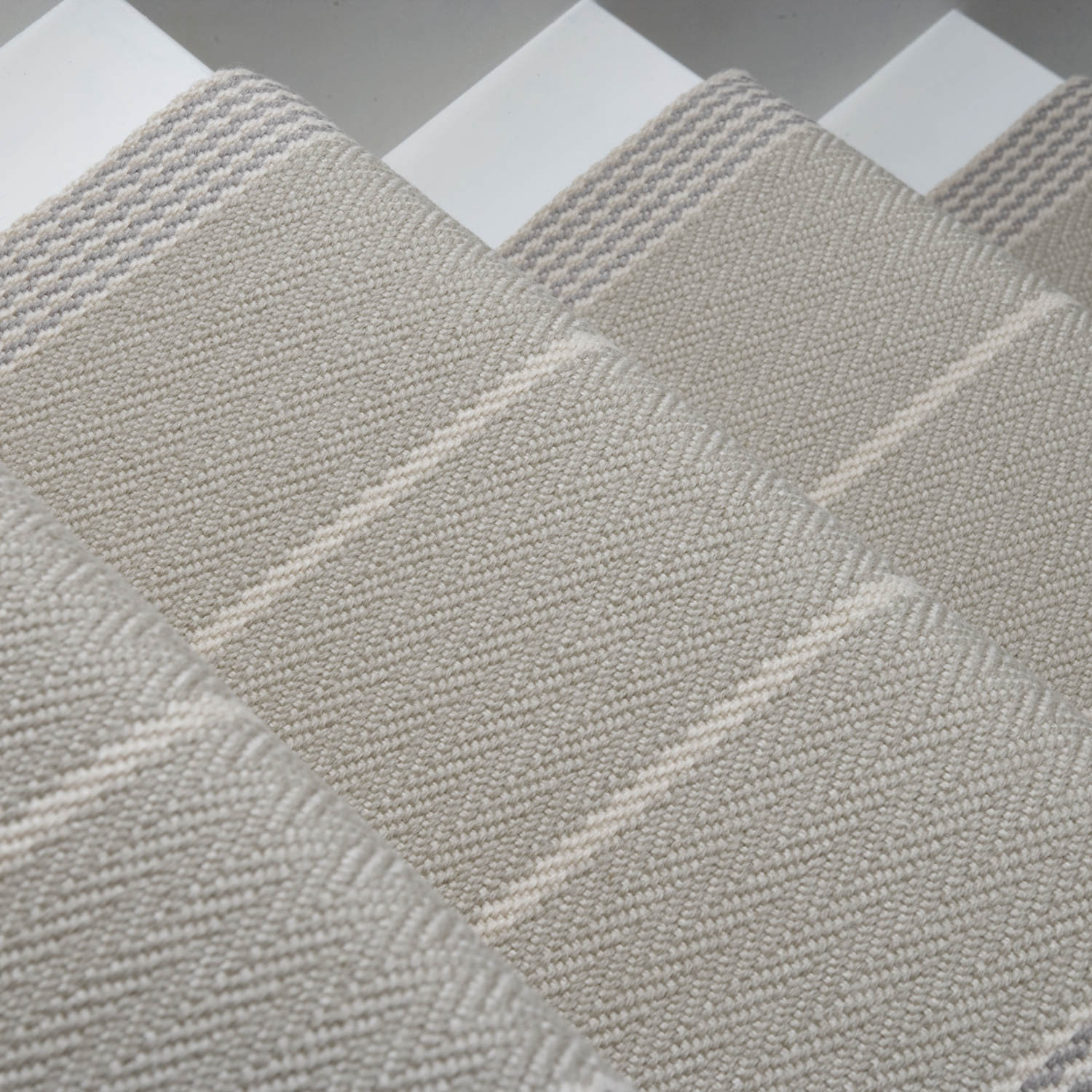 Swanson (5 Colours) | Urbane Living